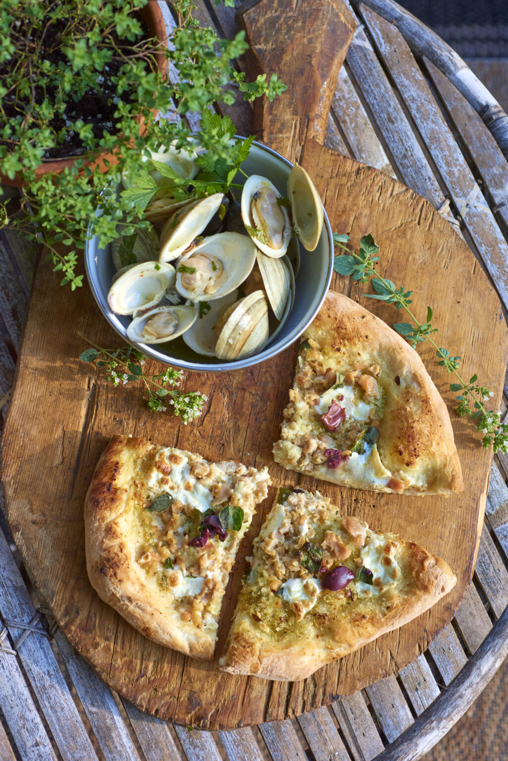 Cook This Now! White clam pizza with a side of steamed clams | Southforker